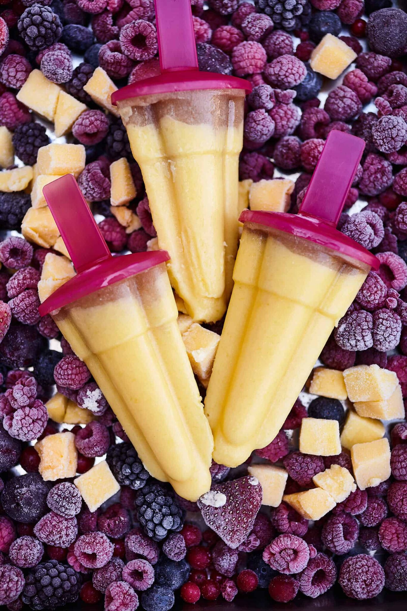 Easy recipe for strawberry yogurt popsicles - Simone's Kitchen
