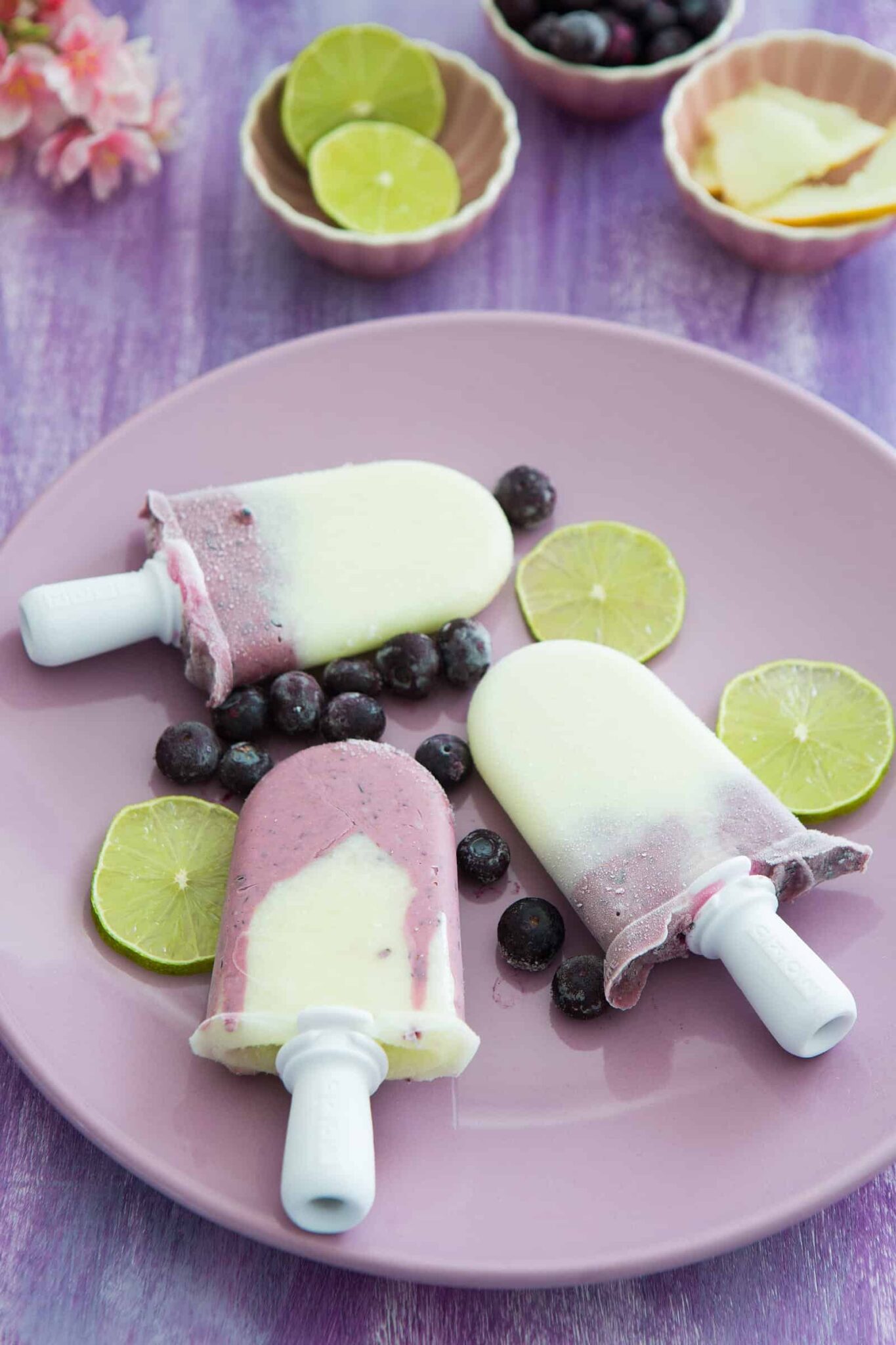 Easy melon popsicles with blueberries - Simone's Kitchen