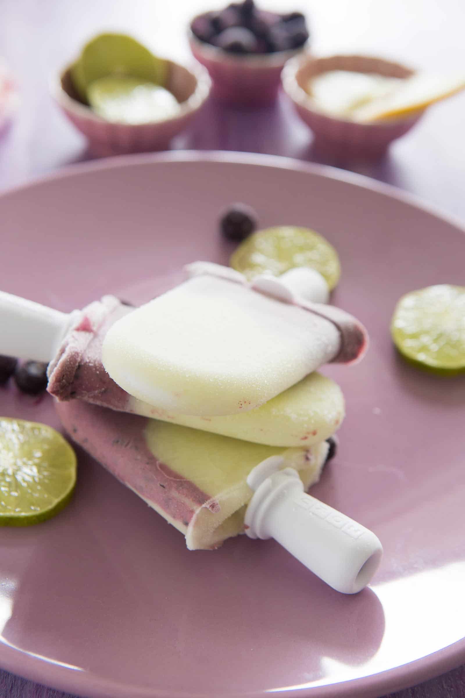 Easy melon popsicles with blueberries - Simone's Kitchen