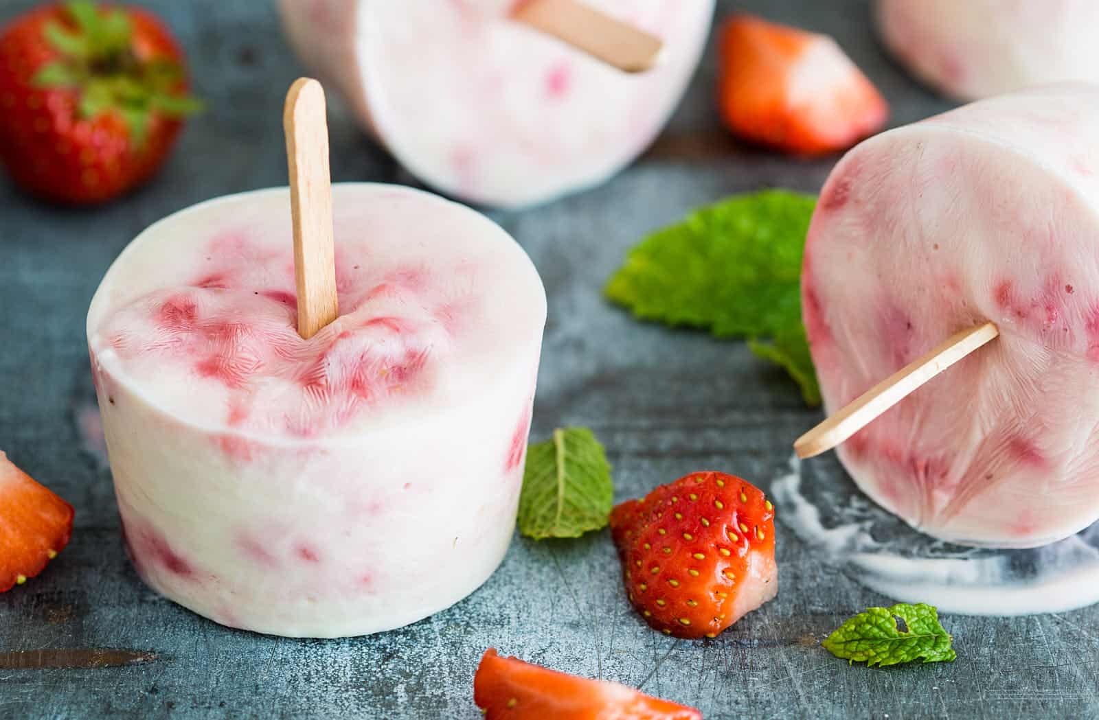 Easy recipe for strawberry yogurt popsicles - Simone's Kitchen