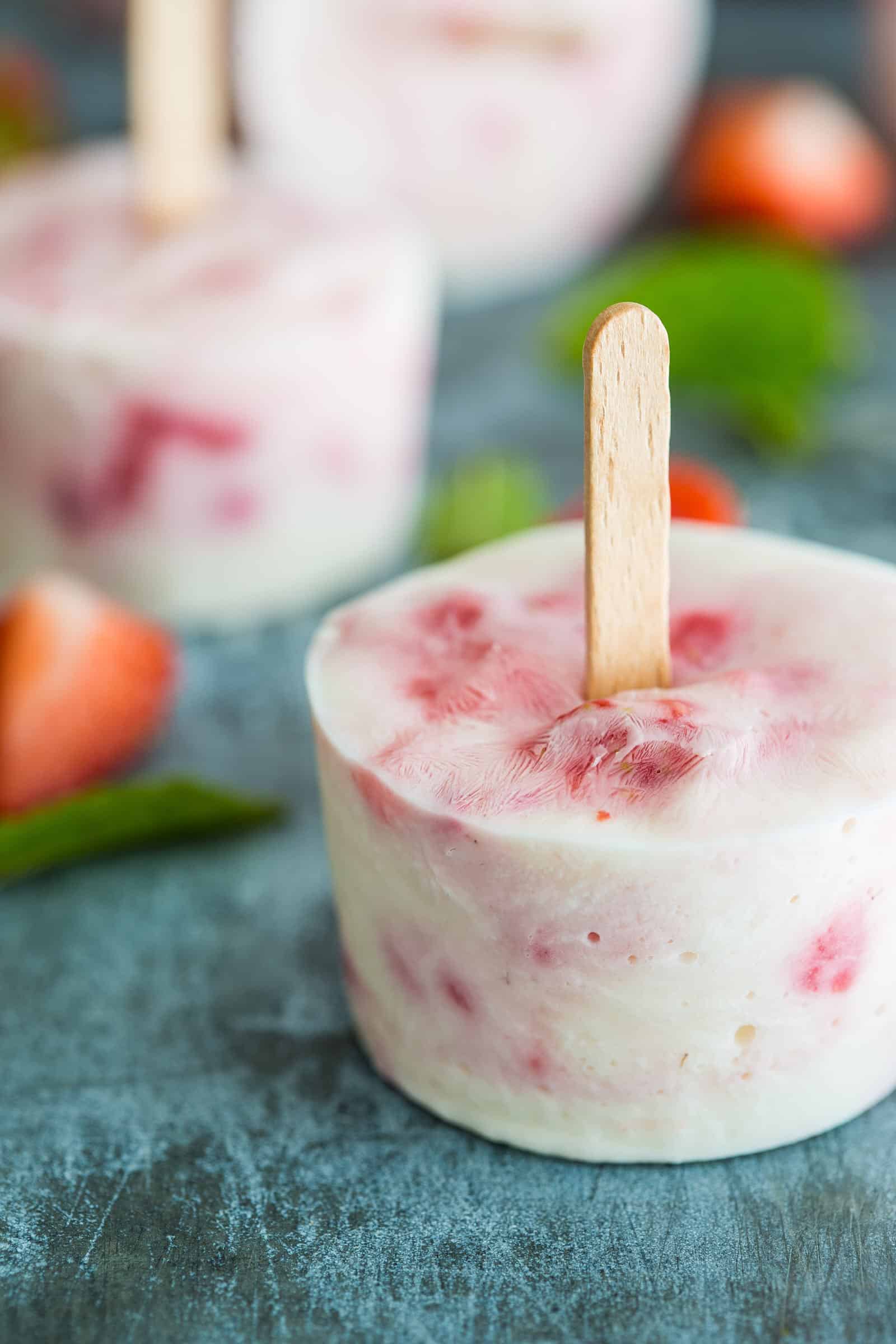 Easy recipe for strawberry yogurt popsicles - Simone's Kitchen