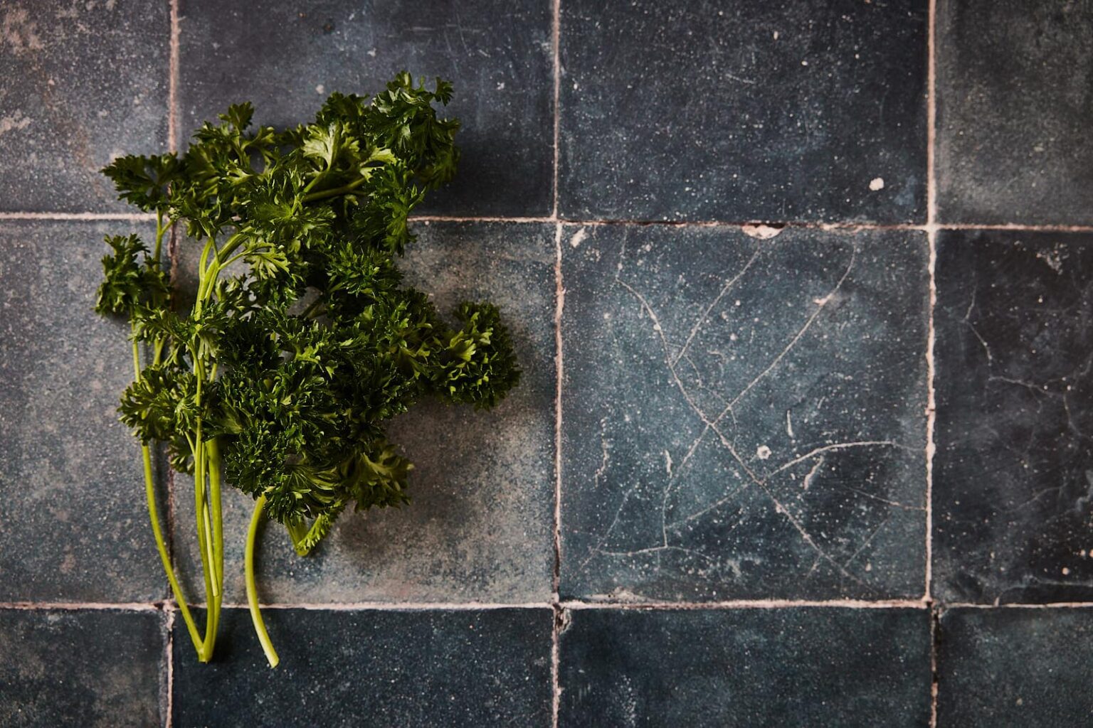 Easy recipe for making parsley oil - Simone's Kitchen