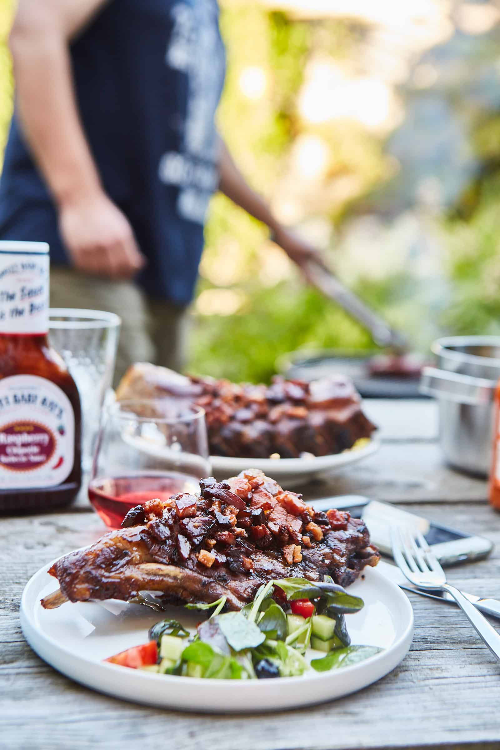 Barbecued spare ribs with balsamic glaze