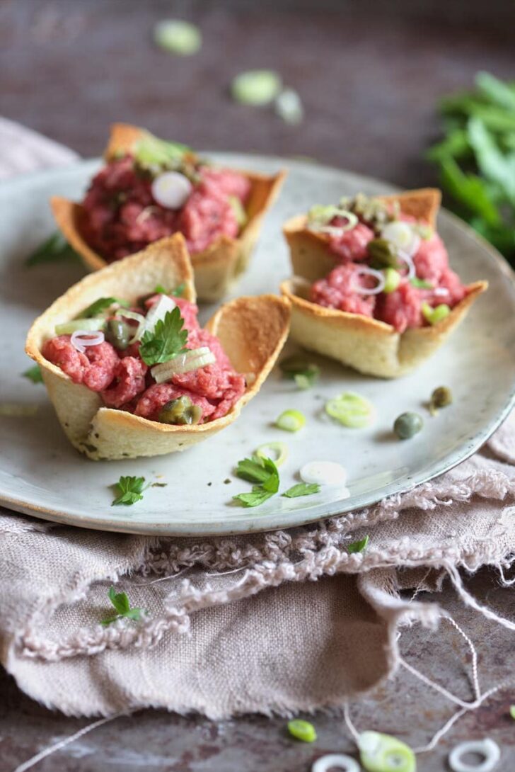Crispy bread cups with steak tartare - Simone's Kitchen