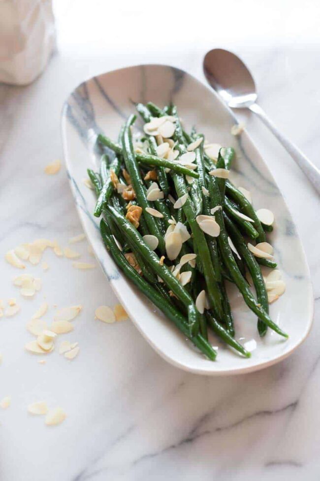 Garlic green beans with almond slivers - Simone's Kitchen