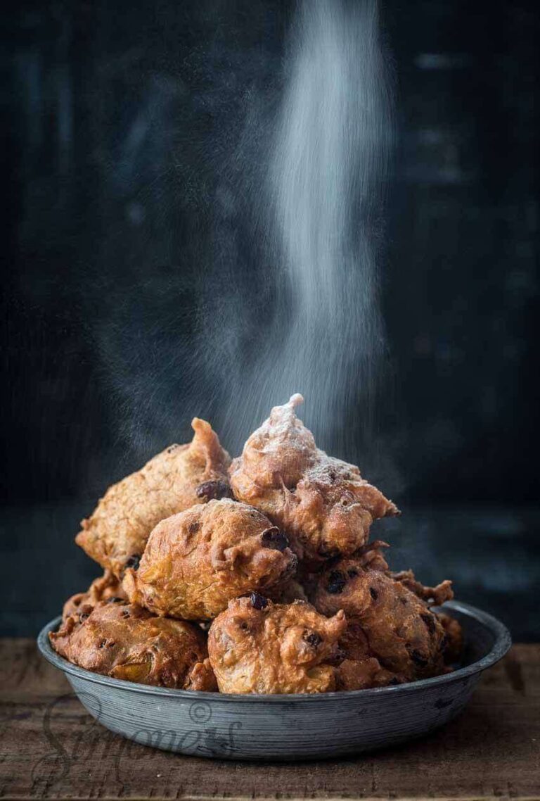 Traditional recipe for Dutch Doughnuts (oliebollen)