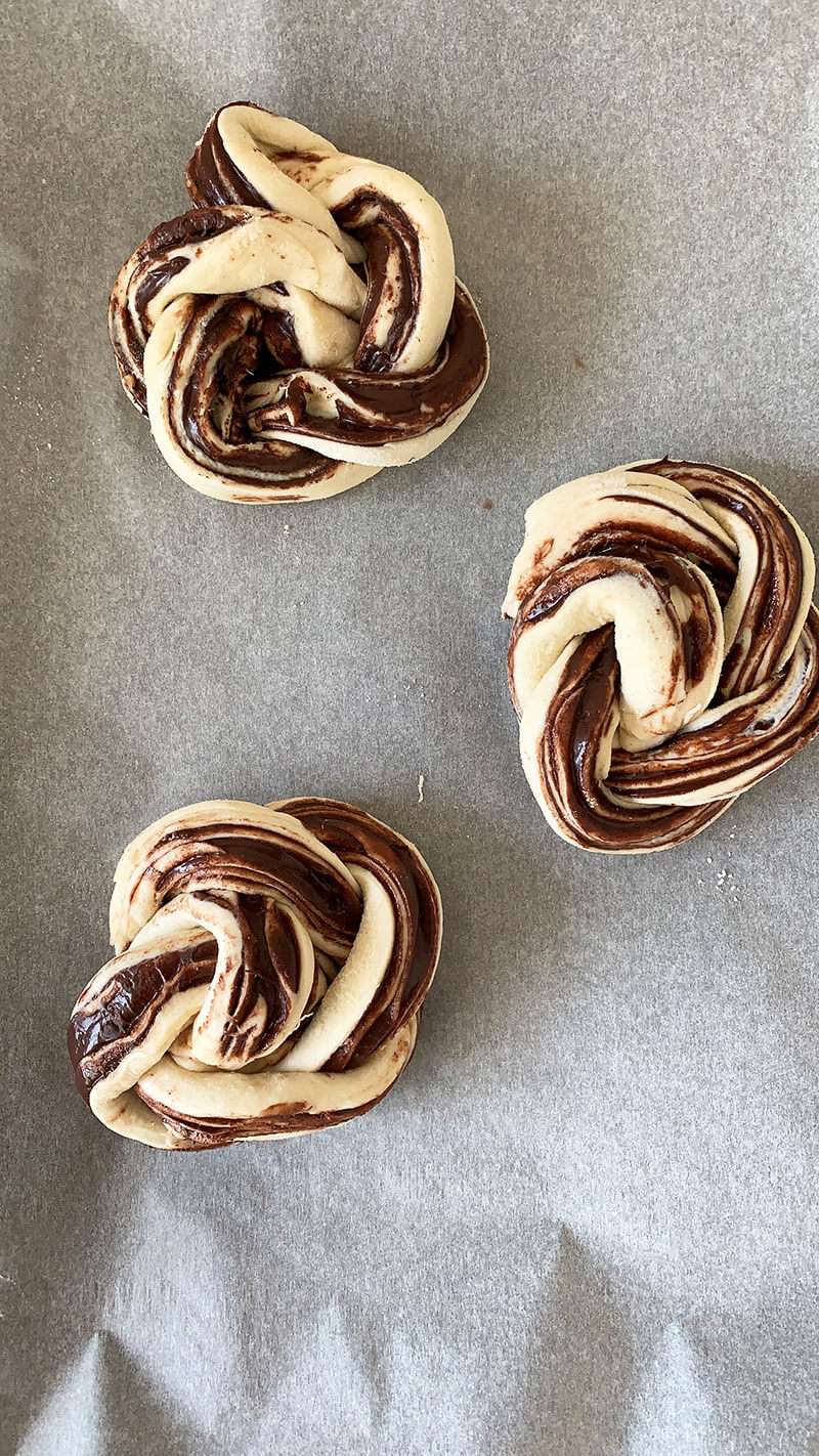 The quickest chocolate buns you can make! - Simone's Kitchen
