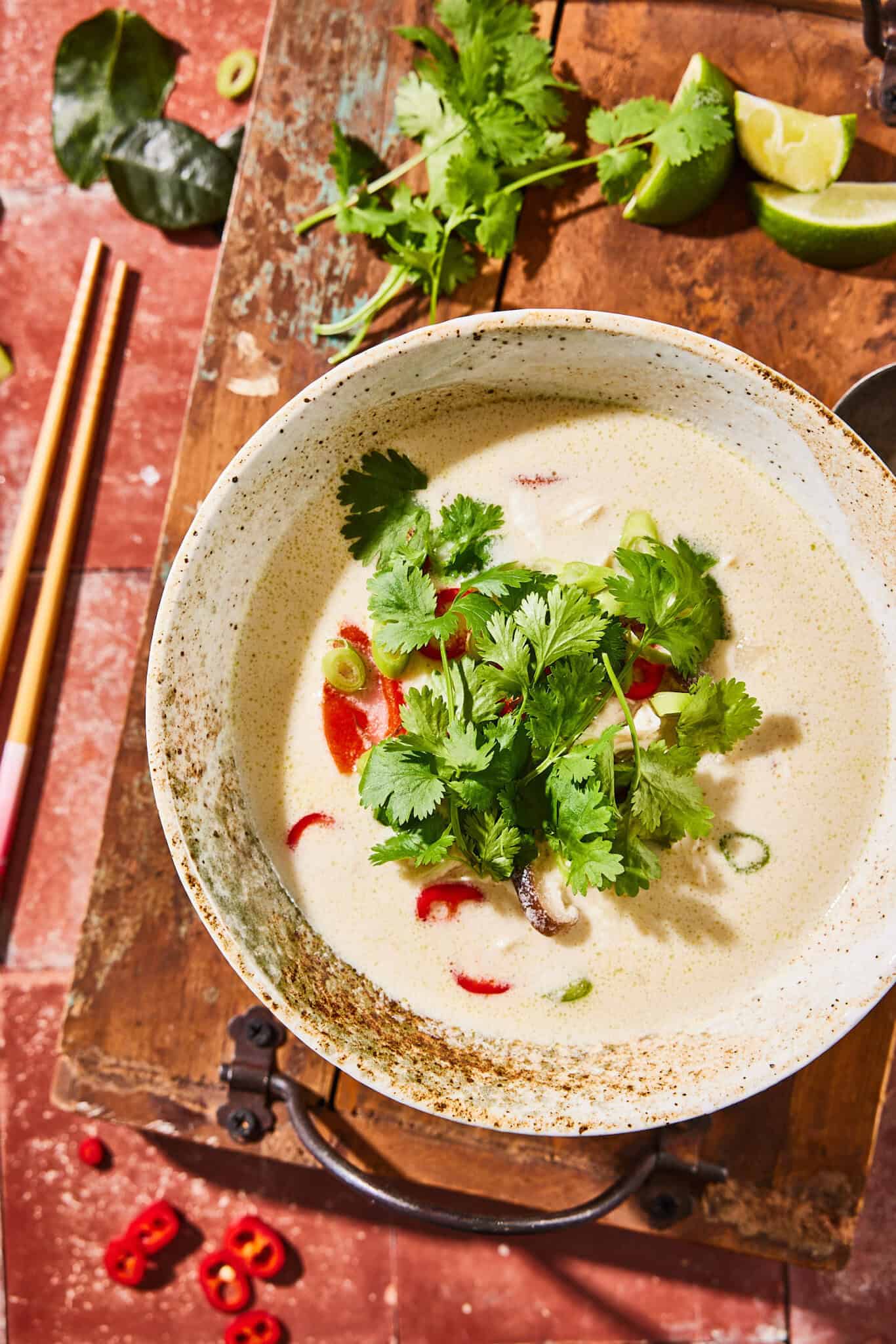 Thai coconut chicken soup (Tom kha gai) - Simone's Kitchen