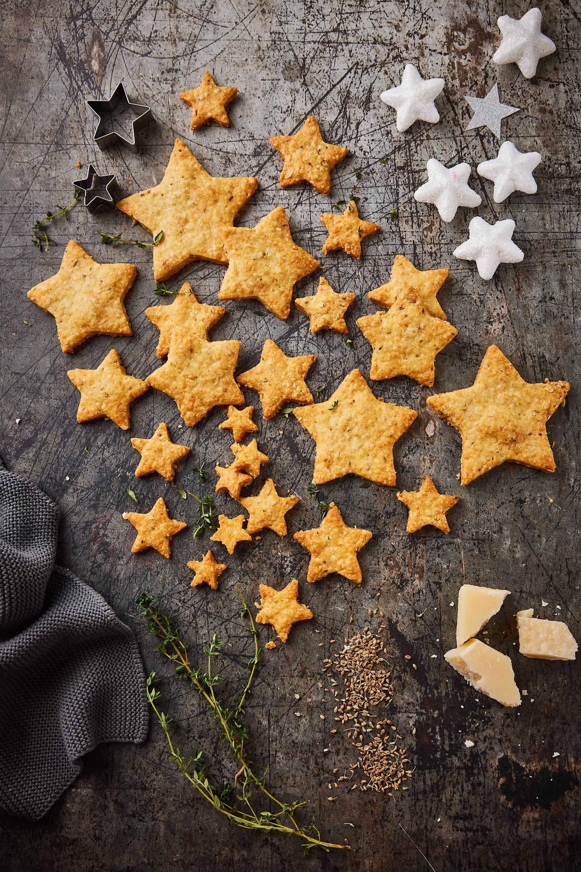 Parmesan cookies with fennel and thyme