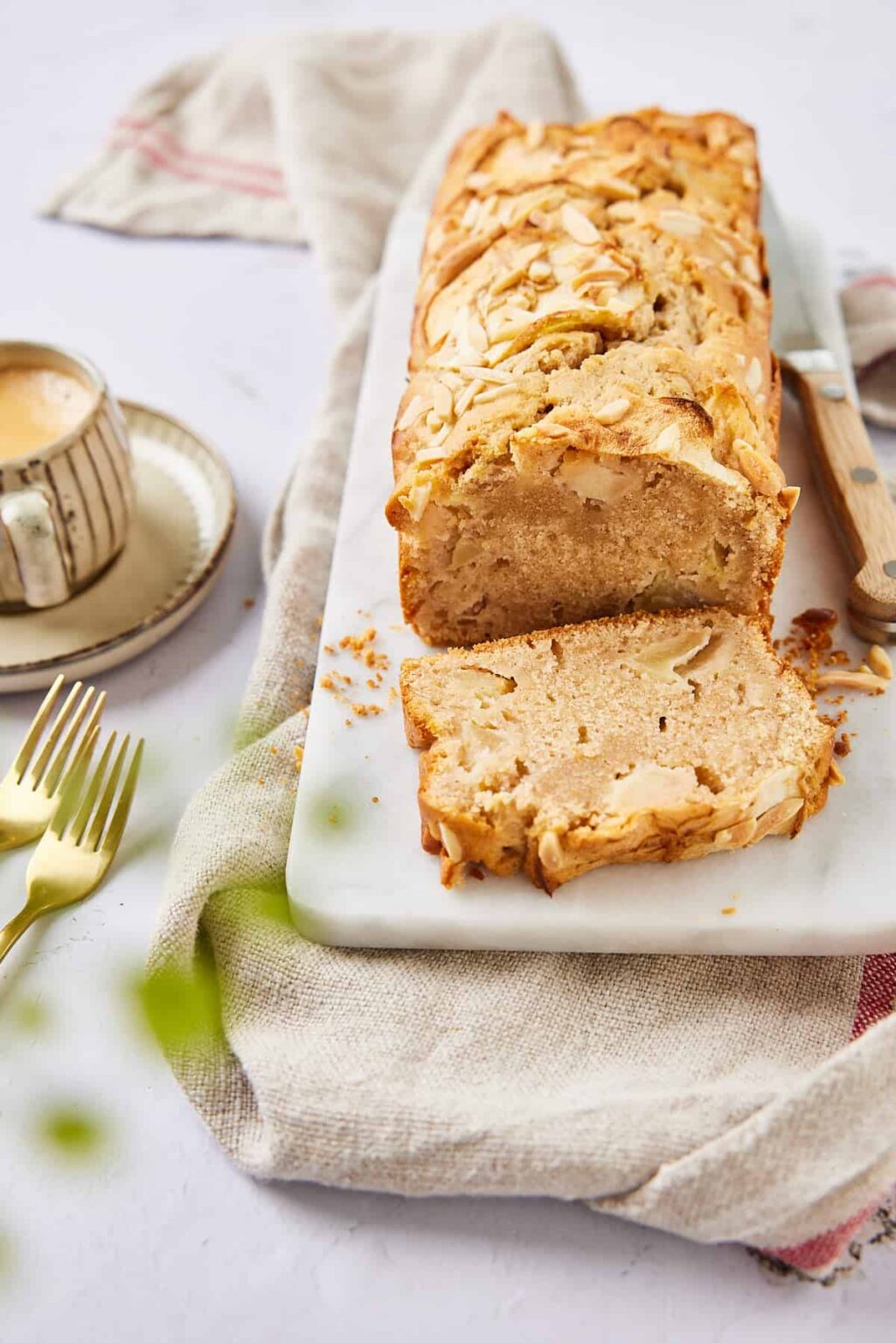 How to make a delicious Dutch apple cake recipe - Simone's Kitchen