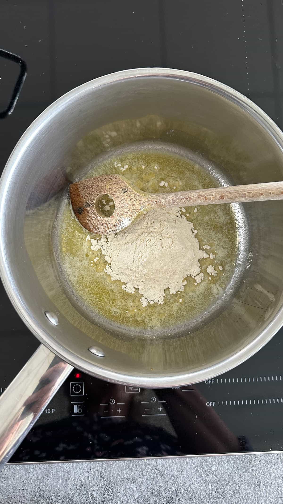 How To Make An Easy Béchamel Sauce Recipe - Simone's Kitchen