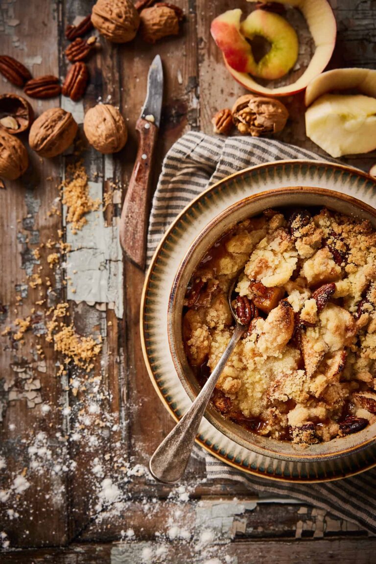 Easy apple crumble recipe with walnuts - Simone's Kitchen