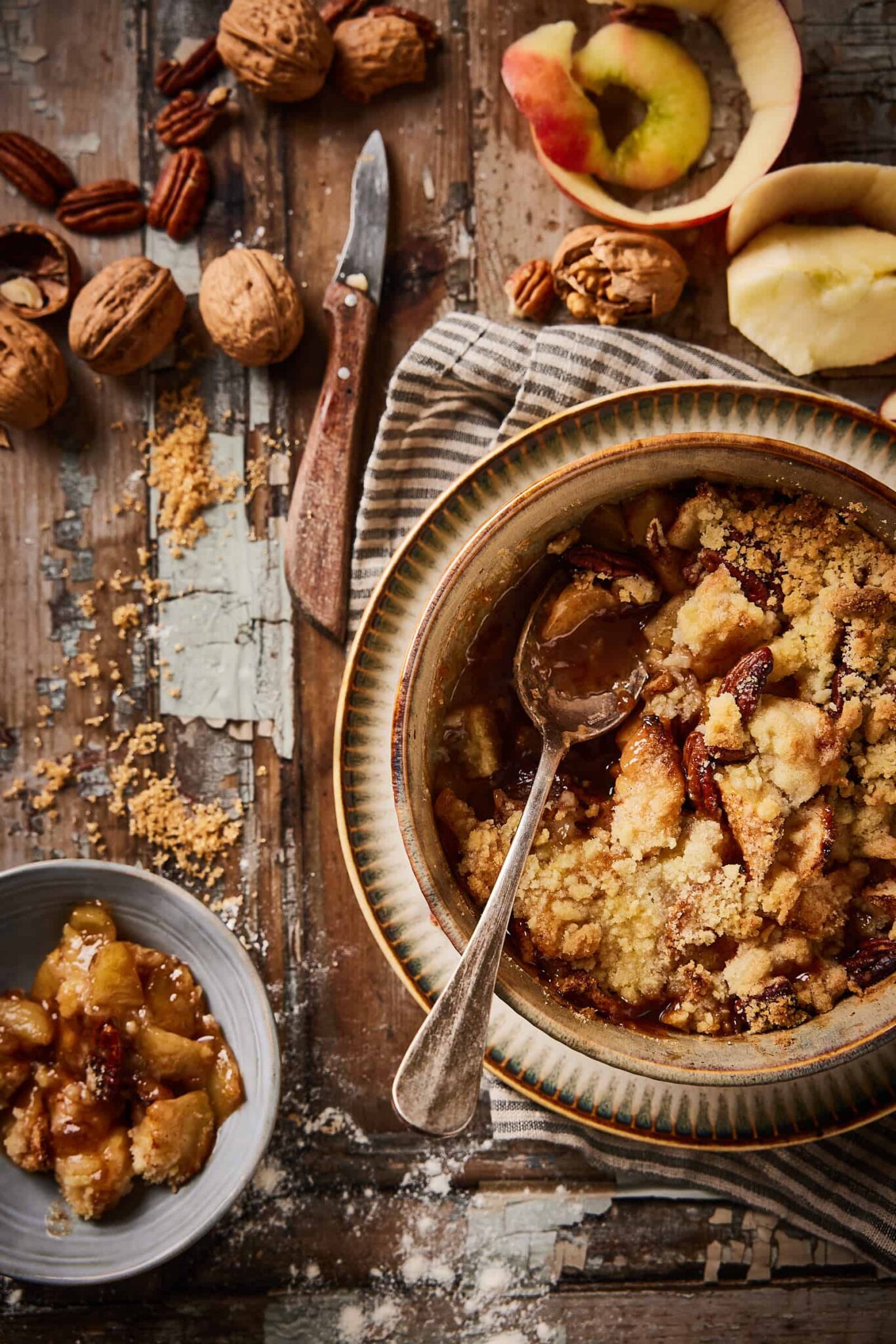 Easy apple crumble recipe with walnuts - Simone's Kitchen
