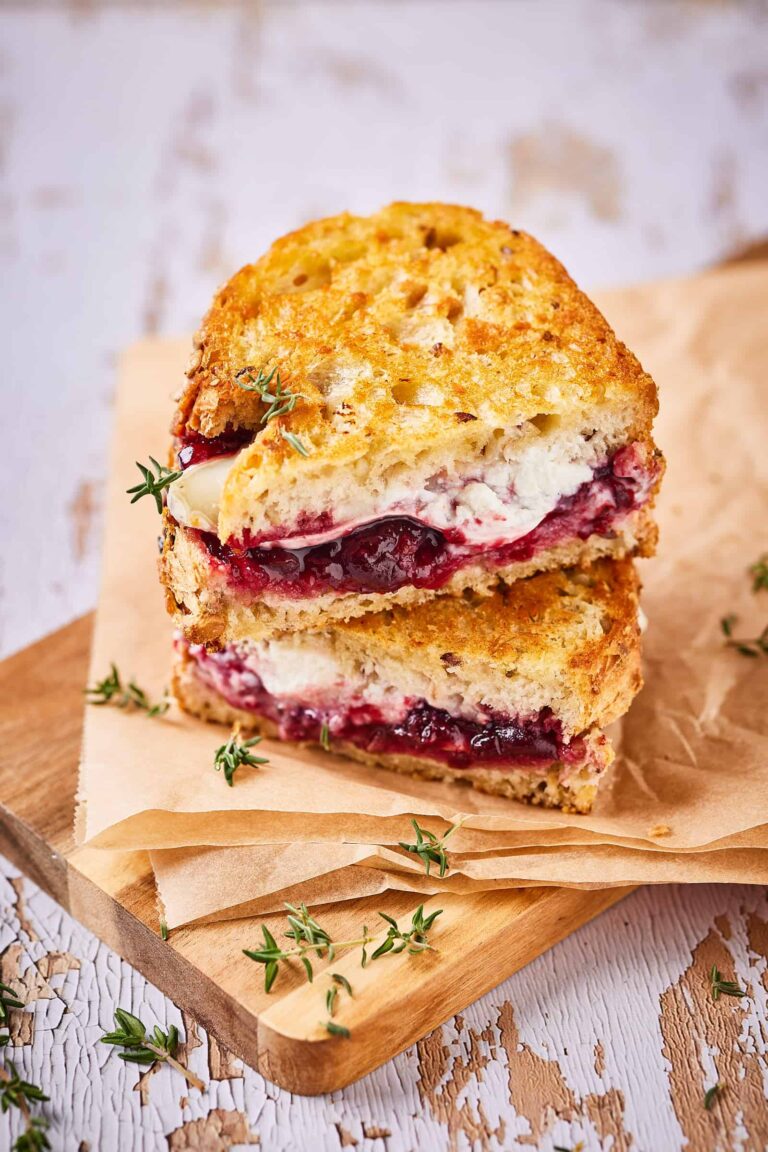 Easy grilled goat cheese sandwich with jam - Simone's Kitchen