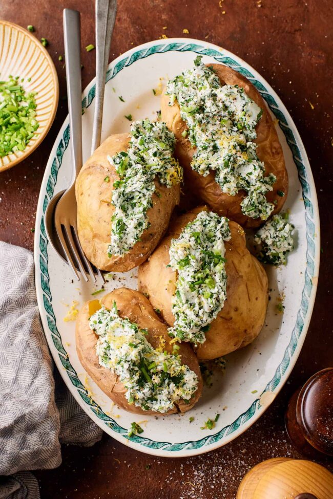 Delicious jacket potatoes with herbed cream cheese - Simone's Kitchen