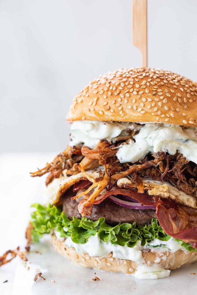 The best Gyro burger recipe with tzatziki - Simone's Kitchen