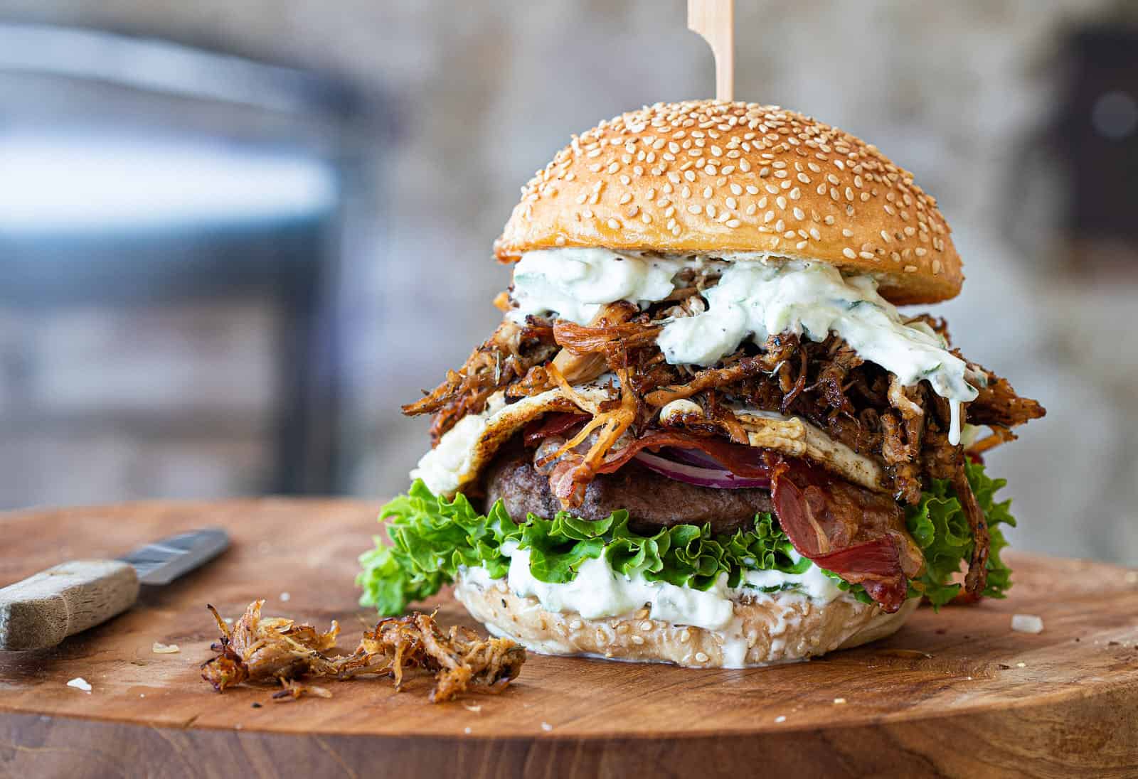 The best Gyro burger recipe with tzatziki - Simone's Kitchen