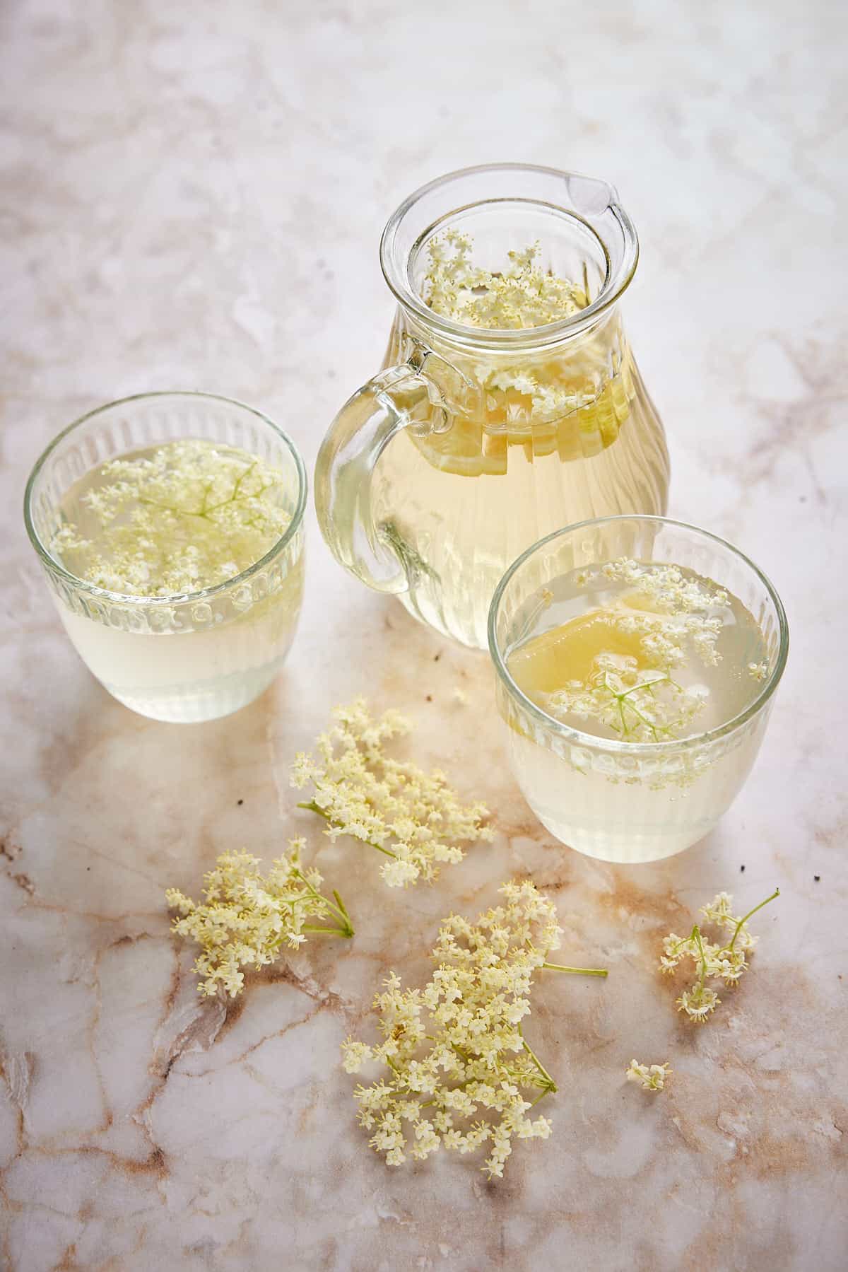 Homemade elderflower syrup recipe - Simone's Kitchen