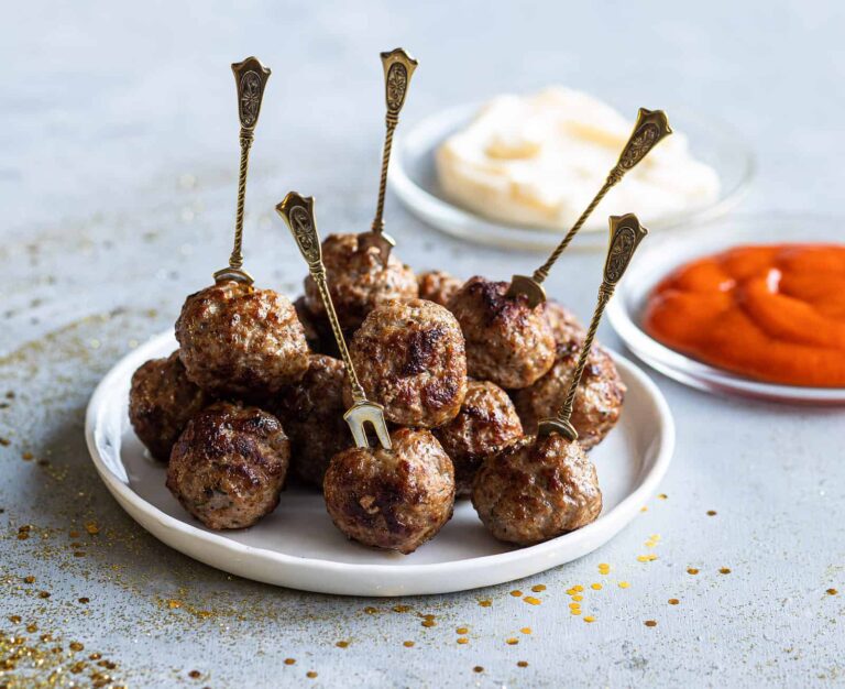Easy cocktail meatballs recipe - Simone's Kitchen