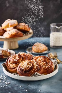 Swedish kanelbullar recipe (cinnamon buns with cardamom)