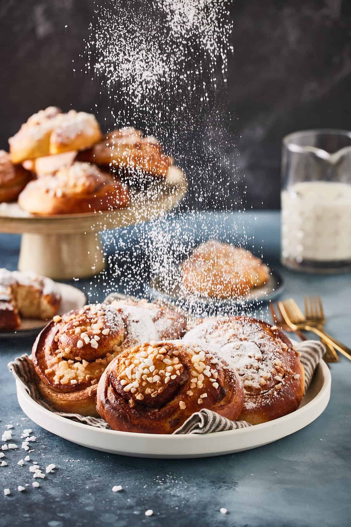 Swedish kanelbullar recipe (cinnamon buns with cardamom)