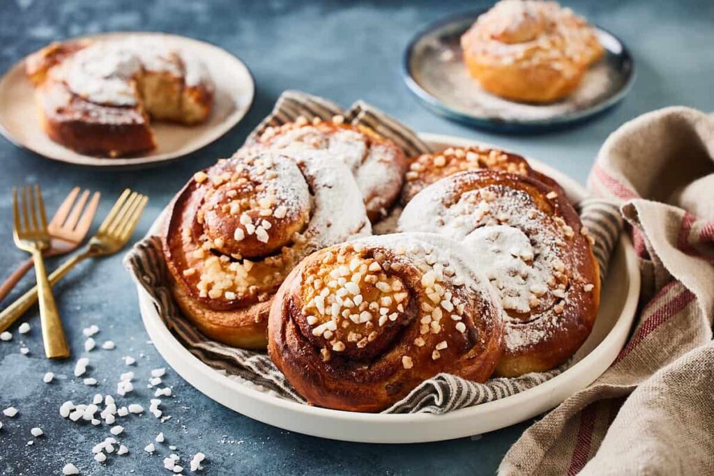 Swedish Cinnamon Buns (Kanelbullar) Recipe